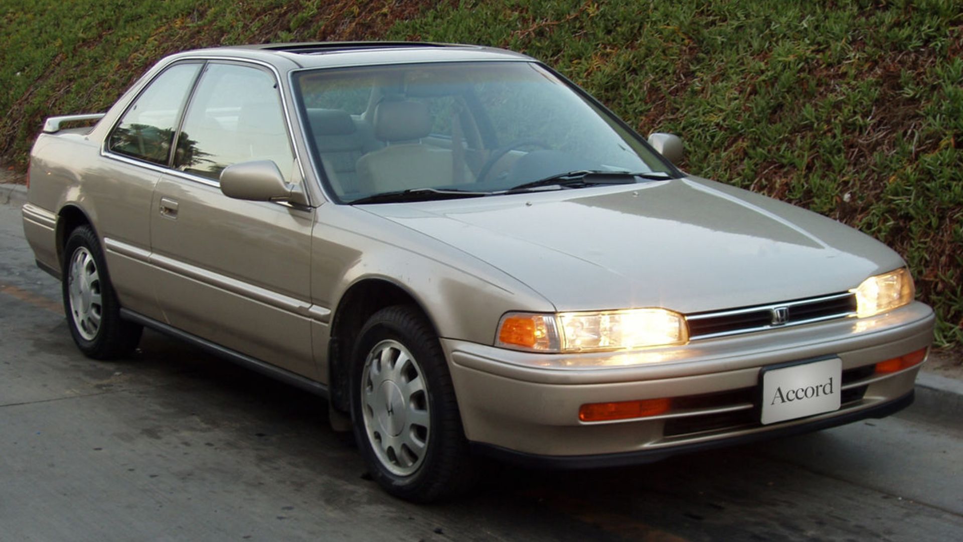 Memory Lane: 20 Cars From The '90s We Miss Seeing Today - MotorSearches