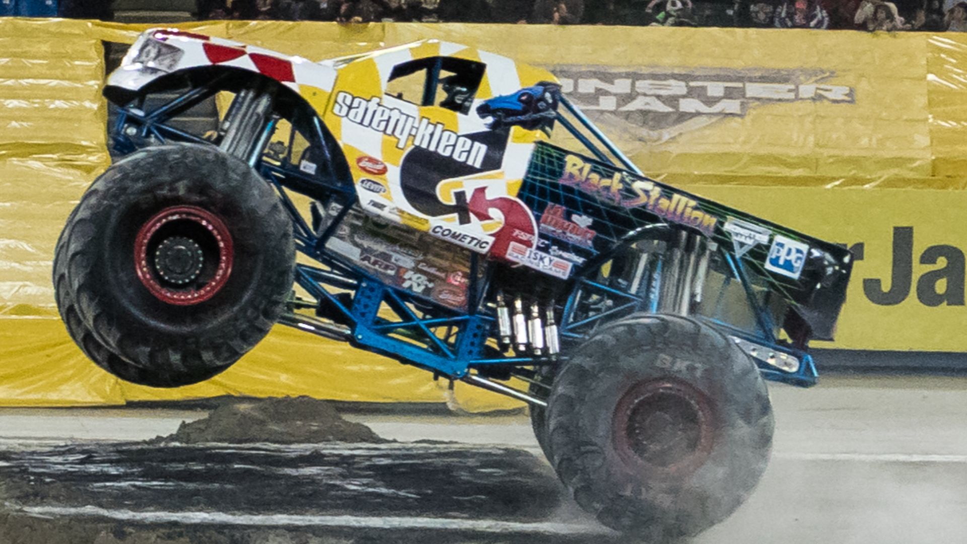 20 Unbelievable Monster Truck Crashes We Still Think About - MotorSearches