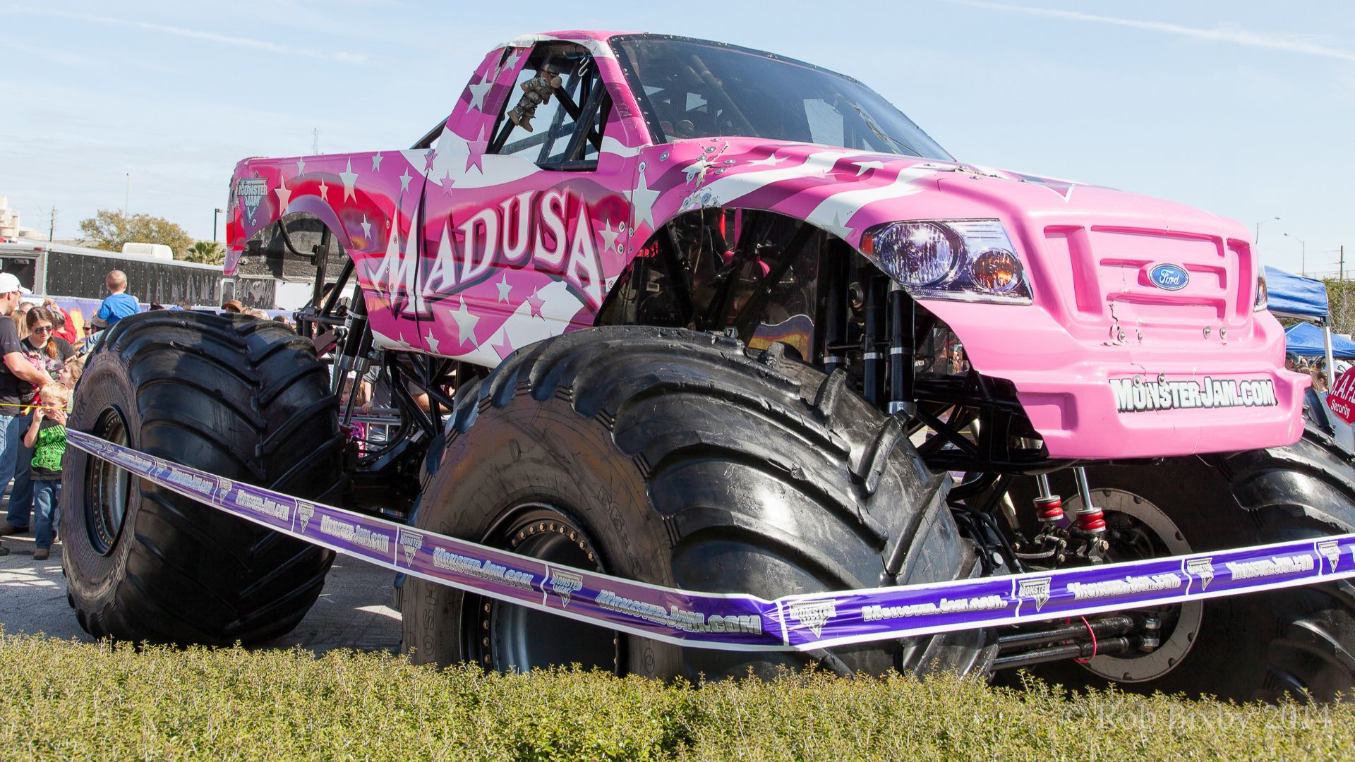 20 Unbelievable Monster Truck Crashes We Still Think About - MotorSearches