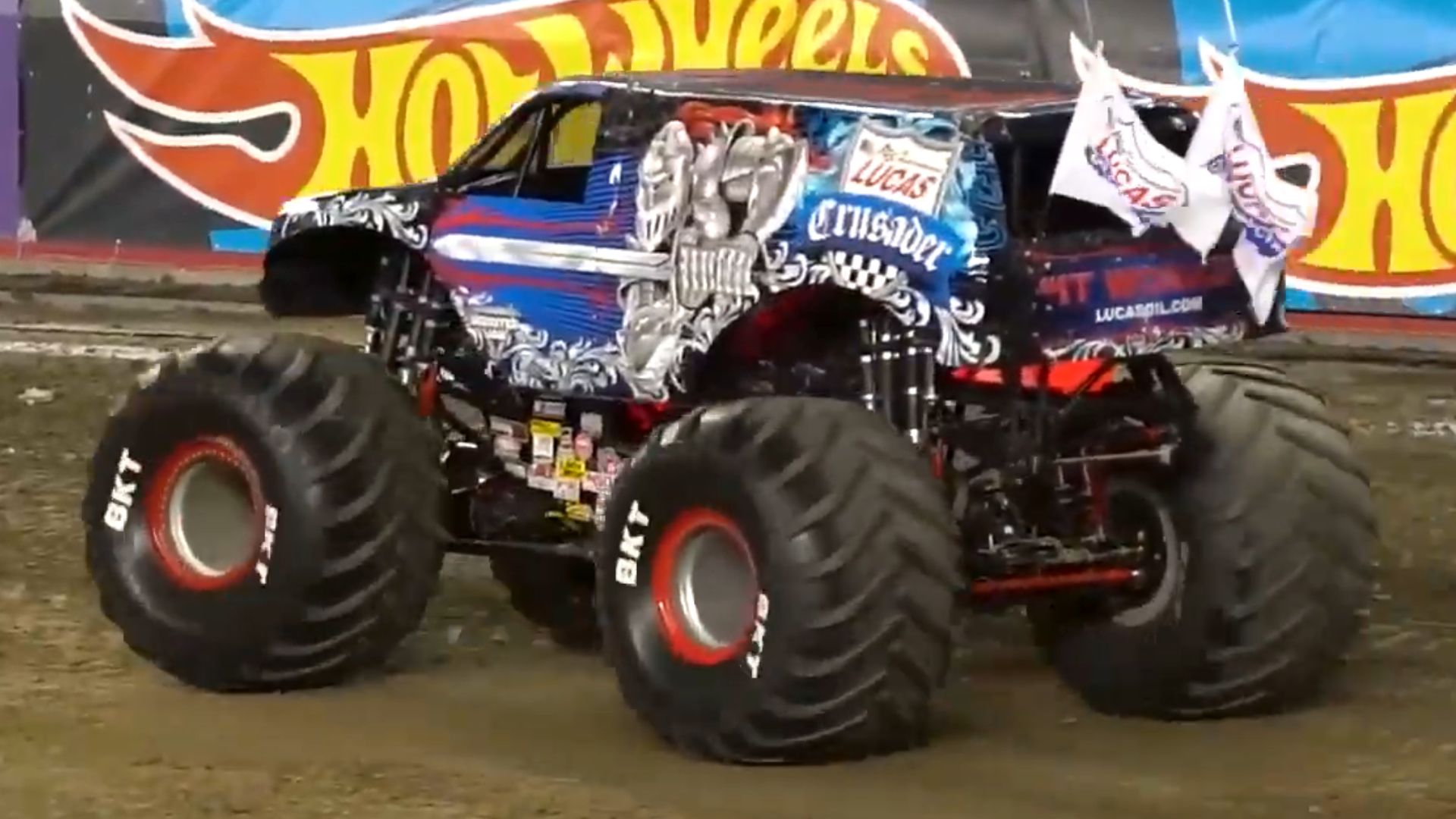 20 Unbelievable Monster Truck Crashes We Still Think About - MotorSearches