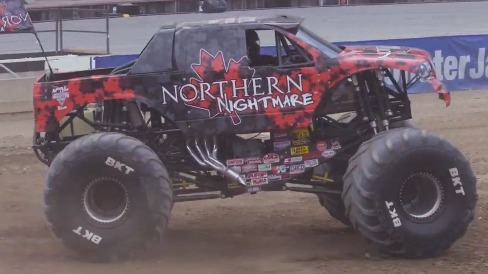 20 Unbelievable Monster Truck Crashes We Still Think About - MotorSearches