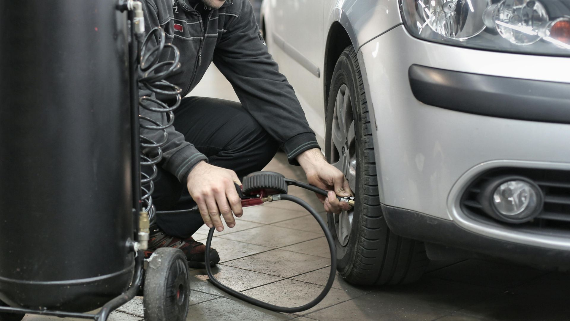 20 Easy Car Maintenance Tasks You Can Handle On Your Own - MotorSearches