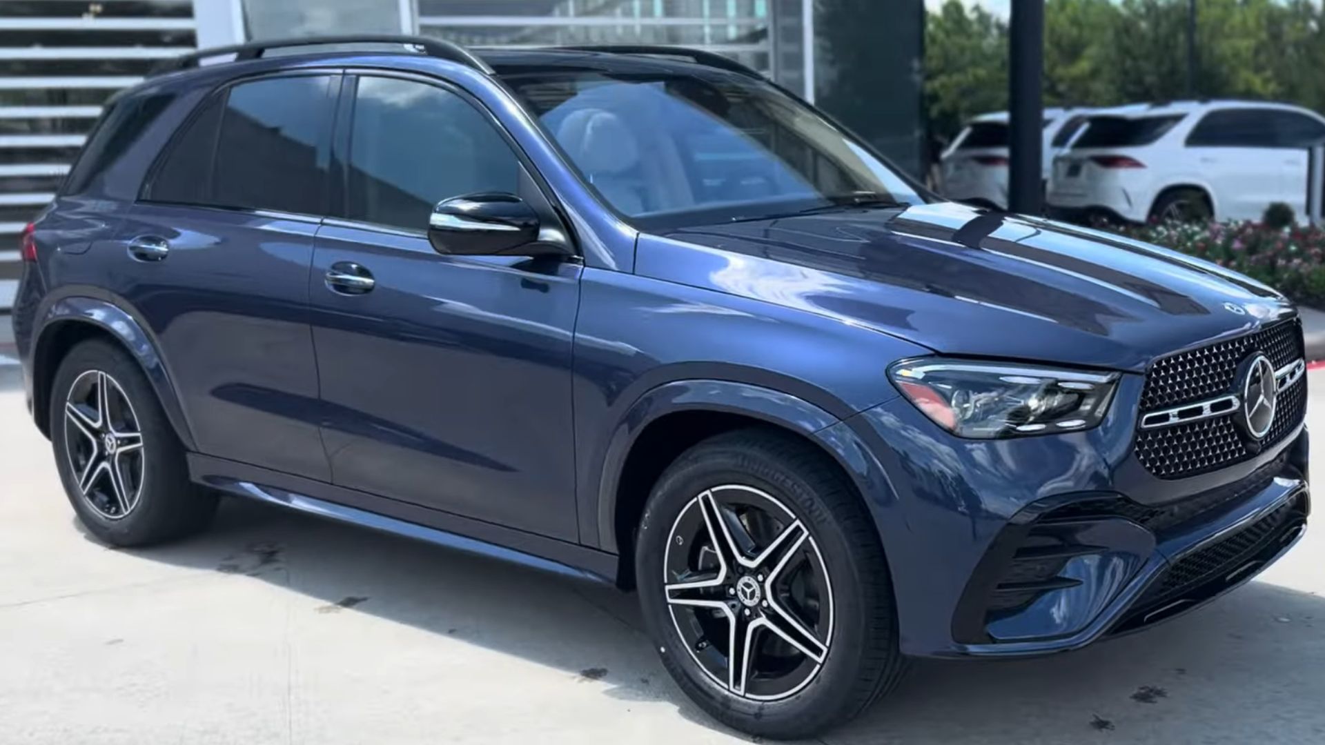 The 20 Greatest All-Wheel Drive SUVs On The Market - MotorSearches