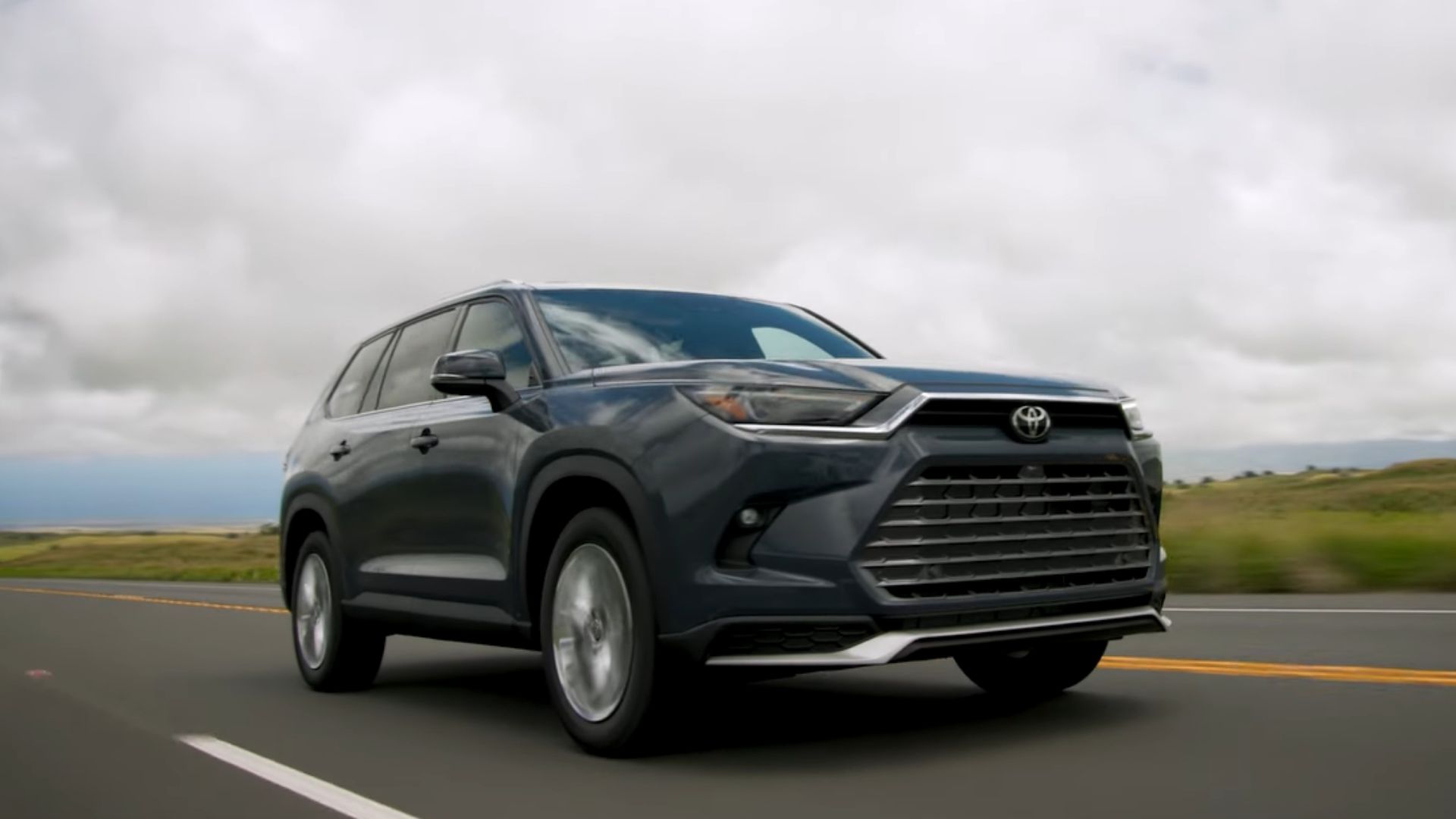 The 20 Best SUVs With 3rd Row Seating - MotorSearches