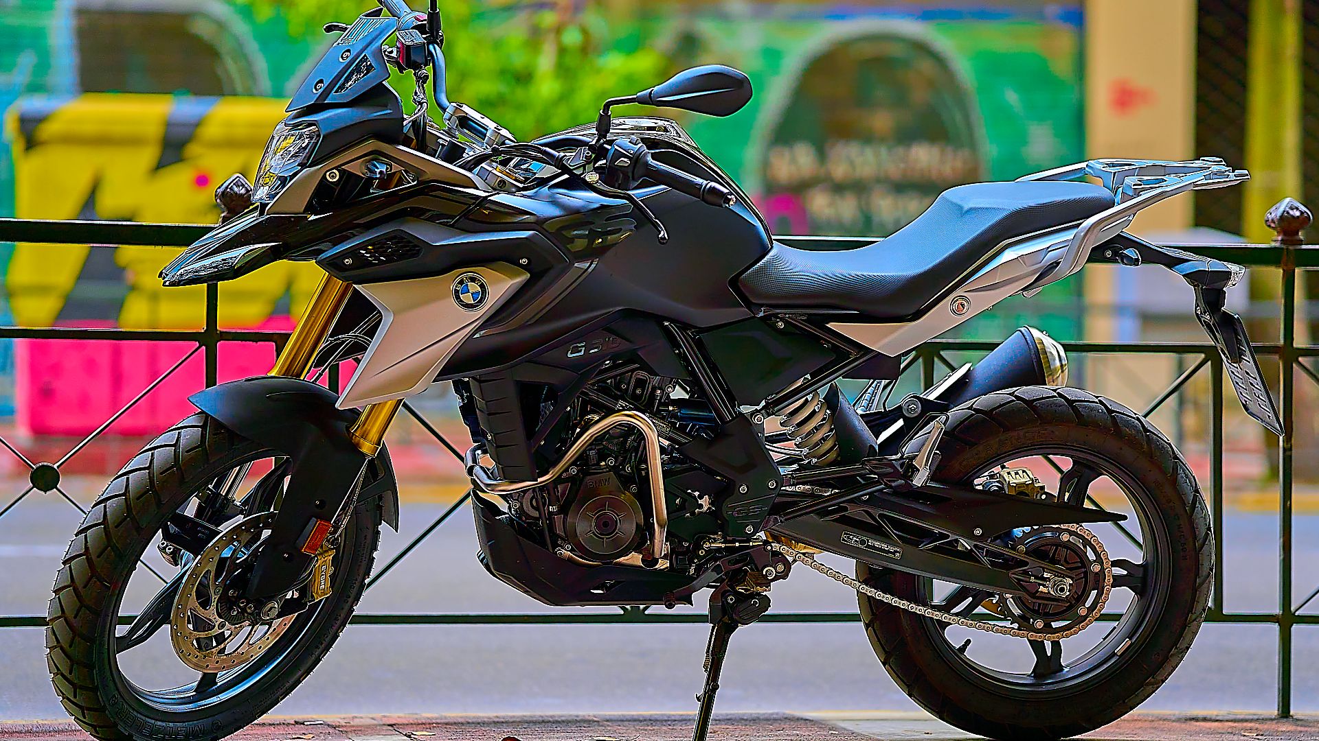 20 Motorcycles With Impressive Fuel Efficiency - MotorSearches