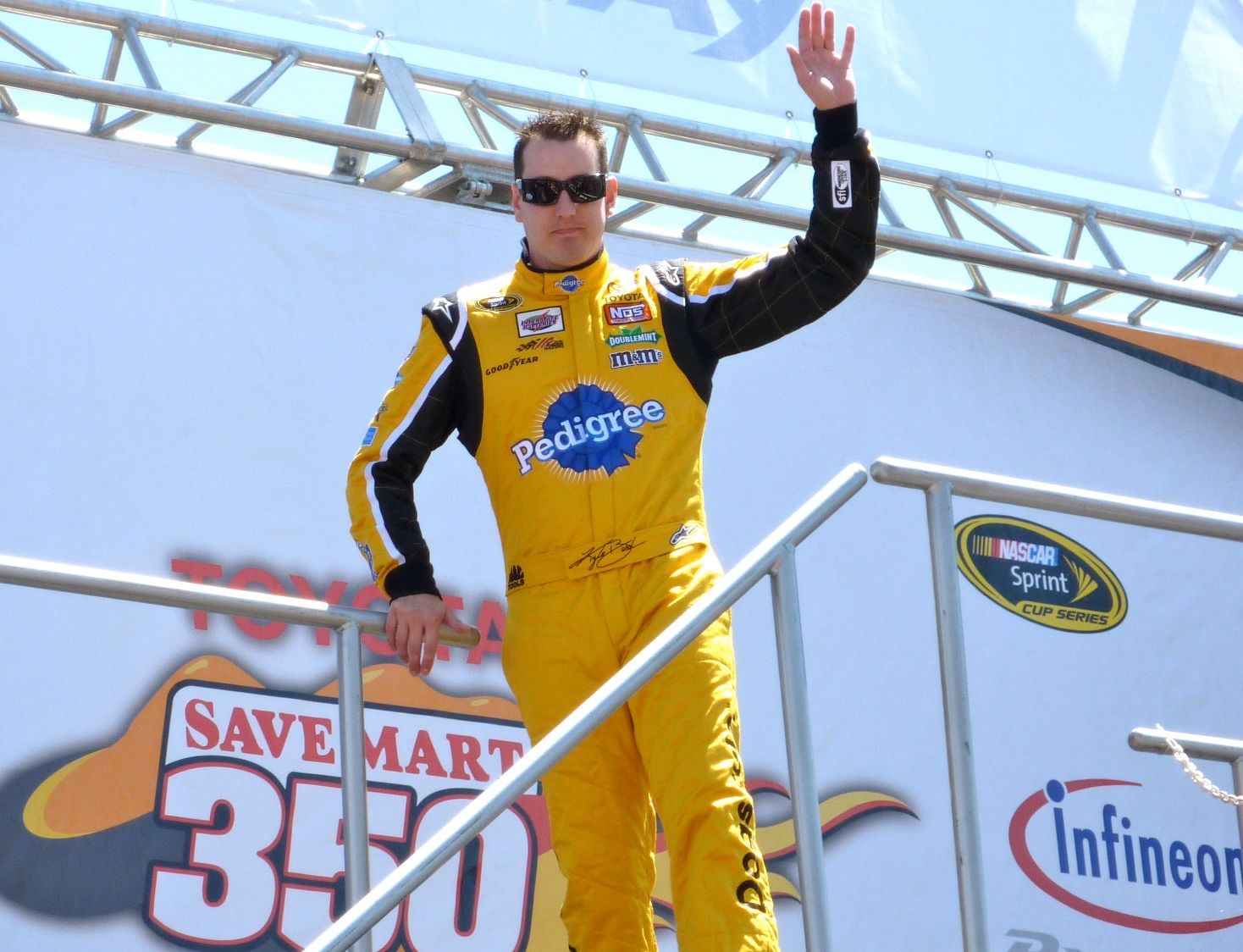 The 20 Nastiest Fights In NASCAR - MotorSearches